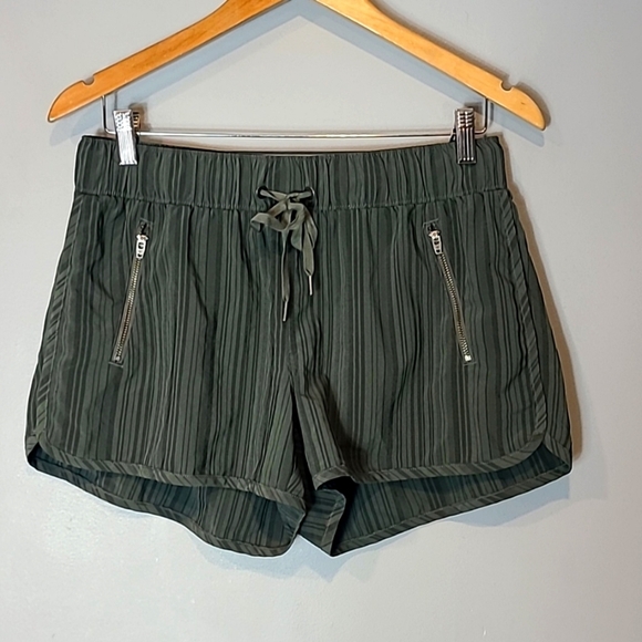 Athleta | Shorts | Athleta Green Shorts Vacation Beach Activewear Size ...